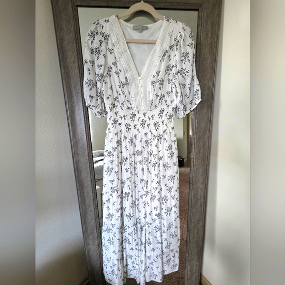 J Gee | Dresses | Chic White Floral Maxi Dress | Poshmark
